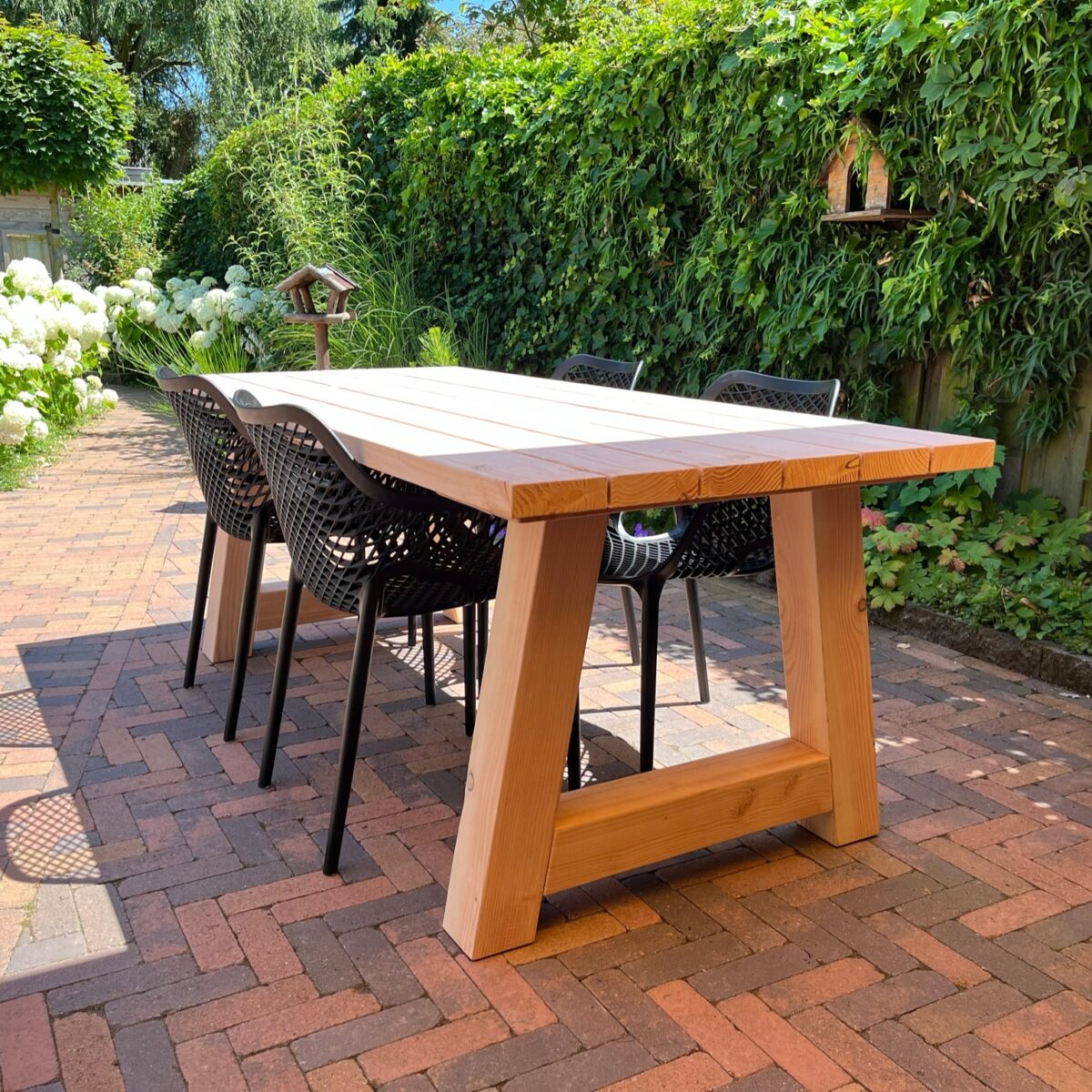 Tuintafel Amy | A Poten Hout | Douglas Hout
