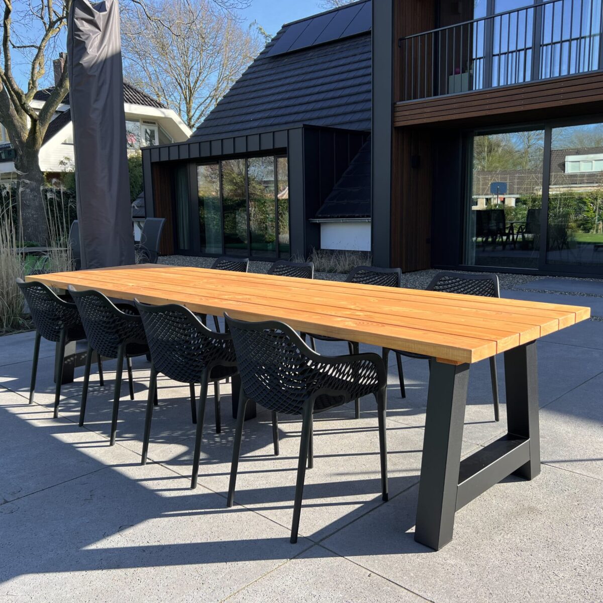 Tuintafel Amber | A poten staal | Douglas Hout