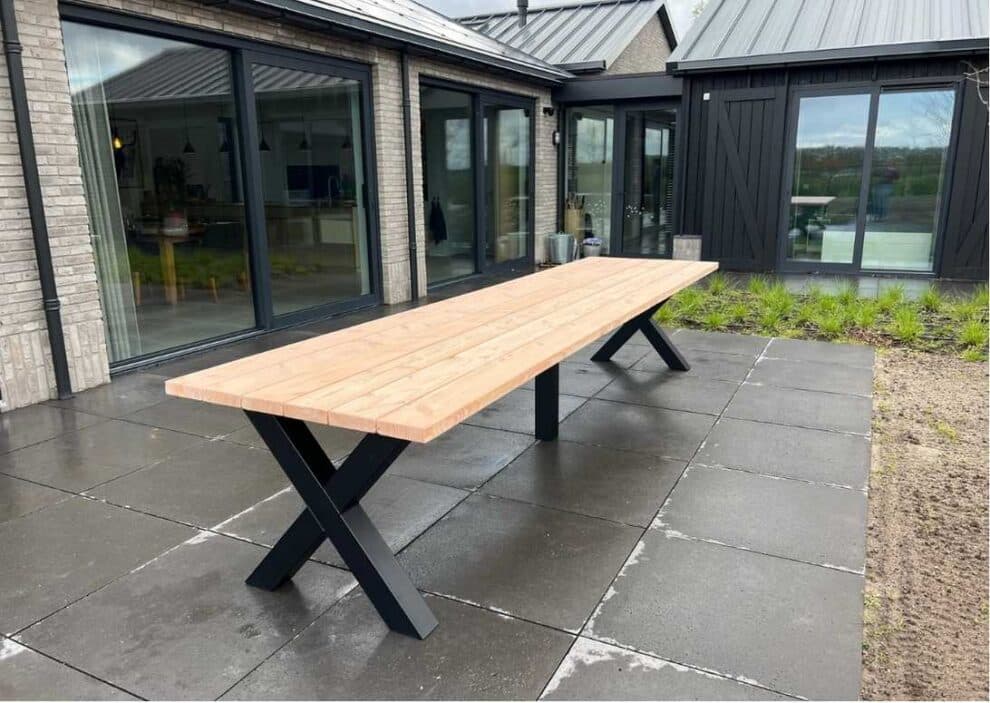 Tuintafel Xavi | X Poten Staal | Douglas Hout